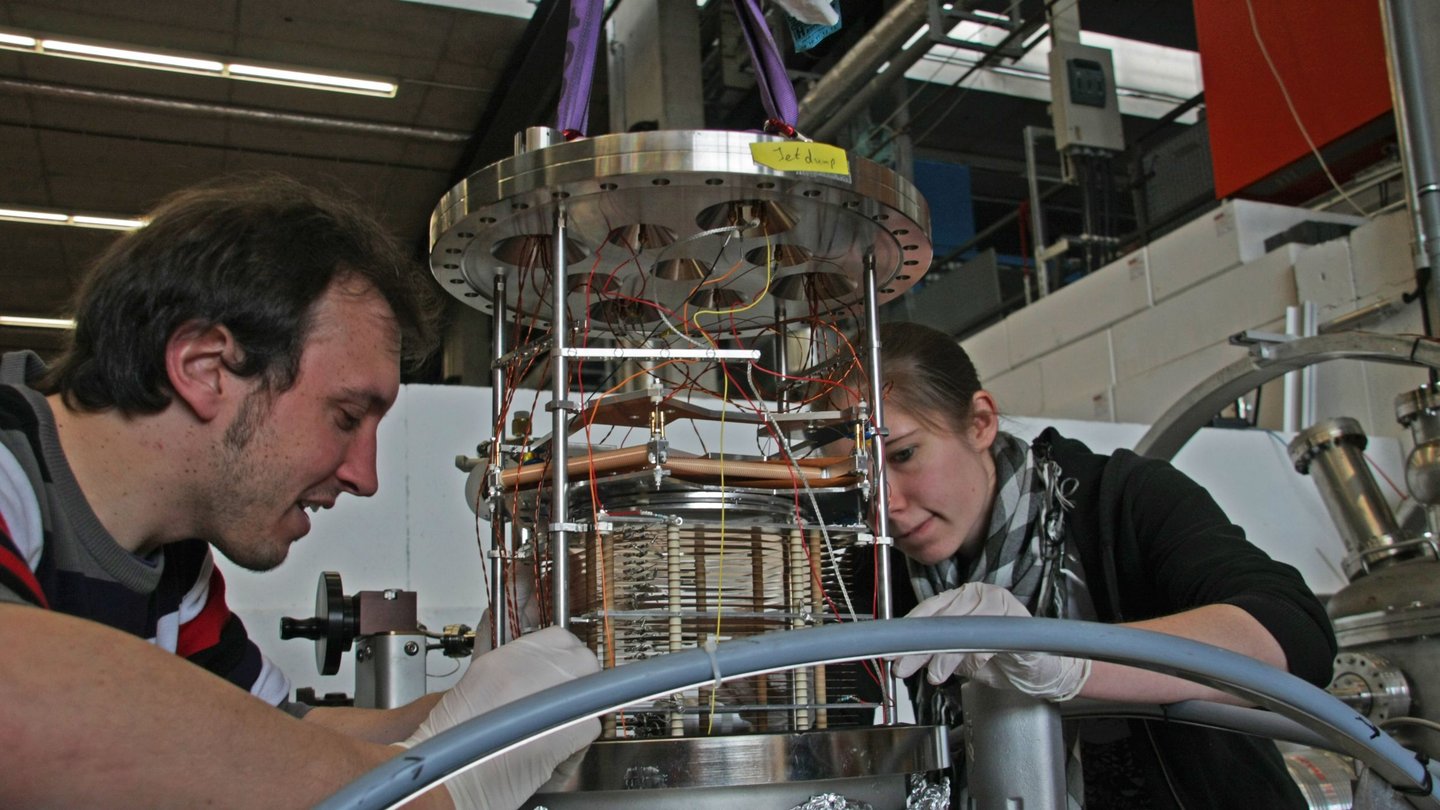 Welt der Physik: Das COLTRIMS-Reaktionsmikroskop am European XFEL