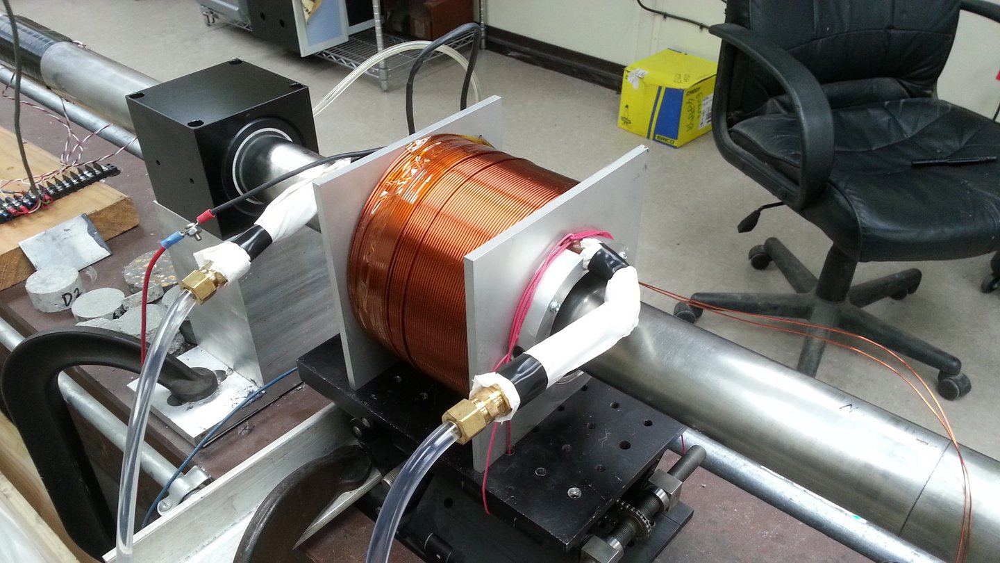 Welt der Physik: Generator für elektromagnetische Pulse