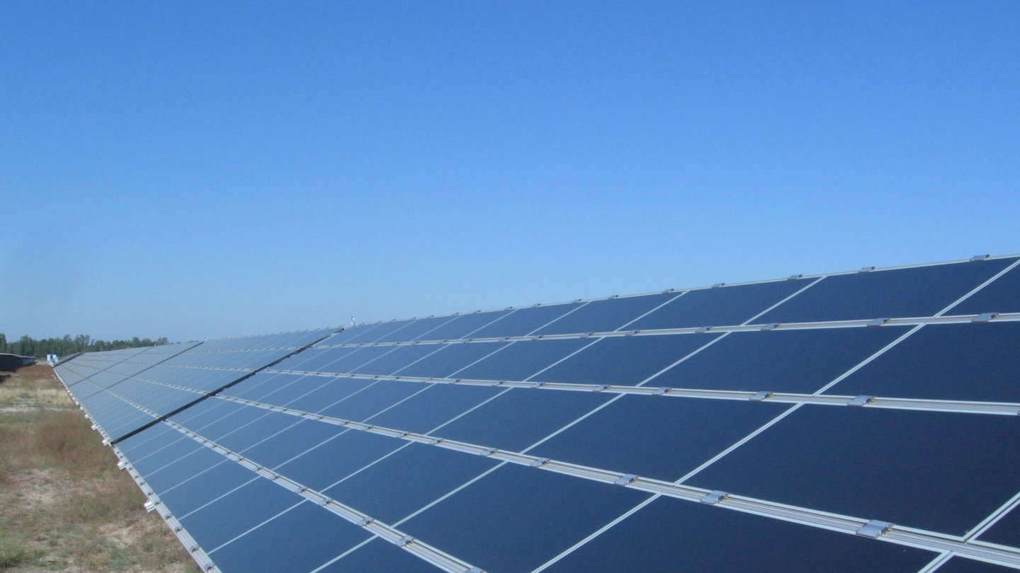 Welt der Physik: Solarzellentypen im Überblick